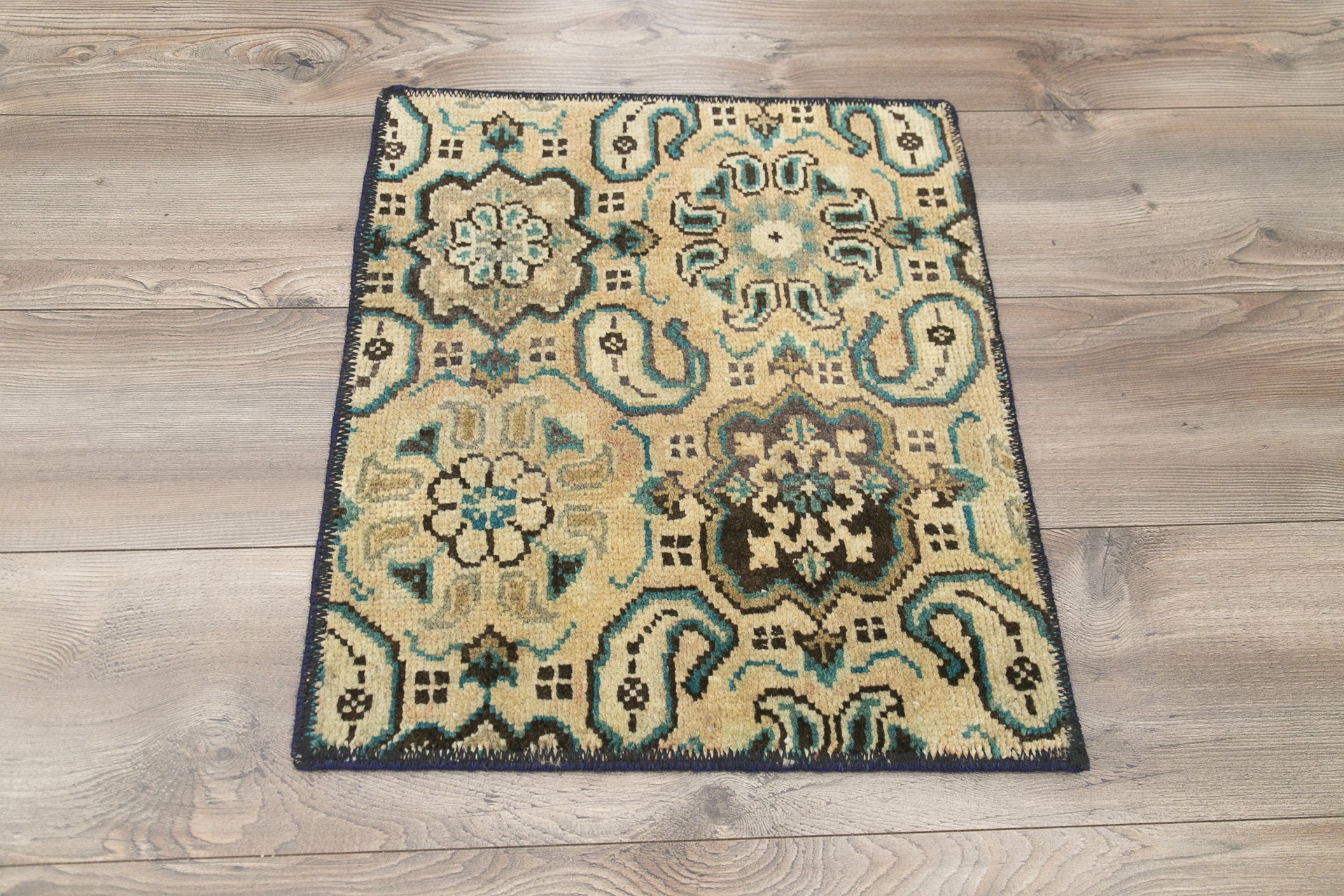 1.8 X 1.6 Ft 56 X 51 Cm Small Square Rug Square Rug | Etsy