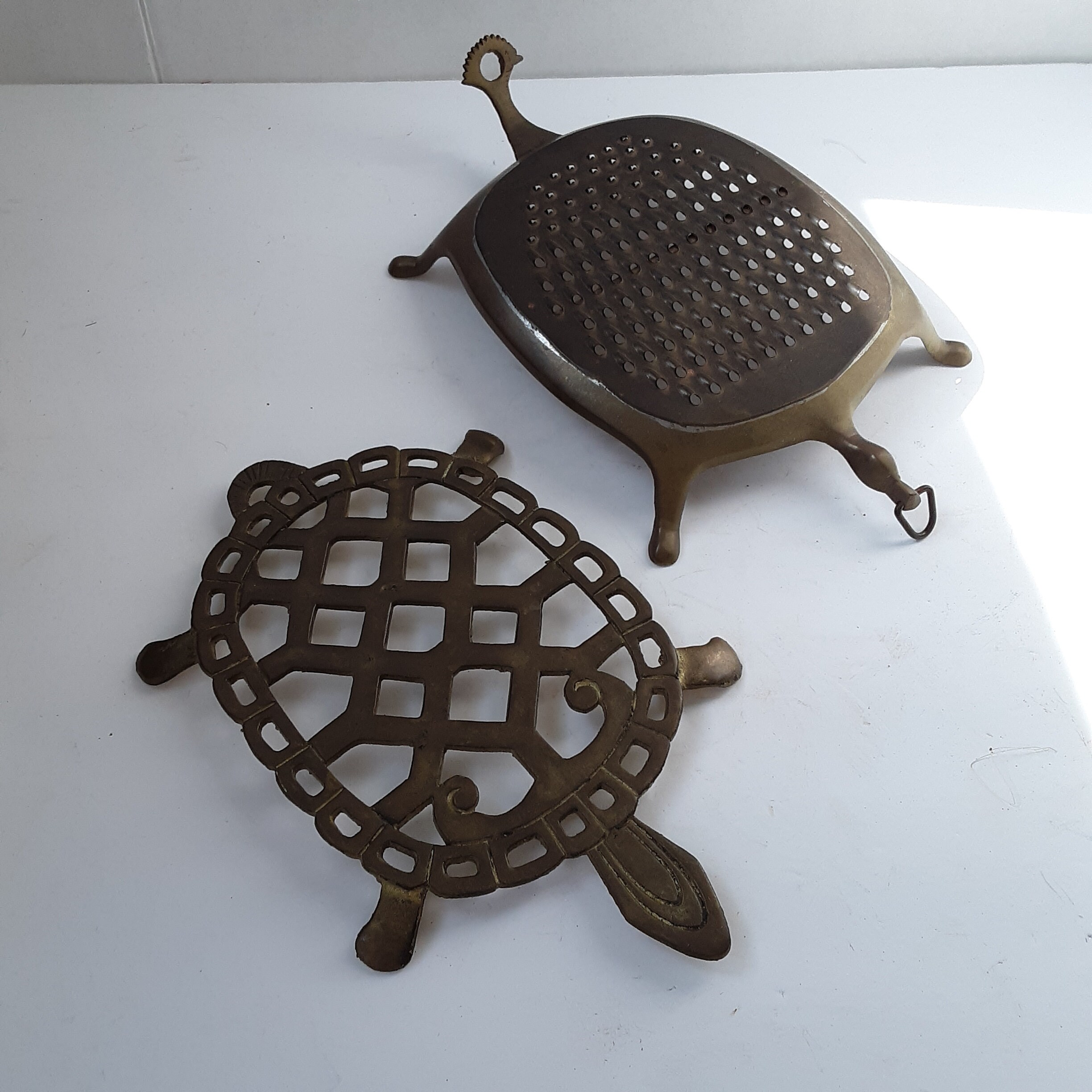 Trays Vintage brass turtle trivet 10 x 6 Dining & Serving etna.com.pe