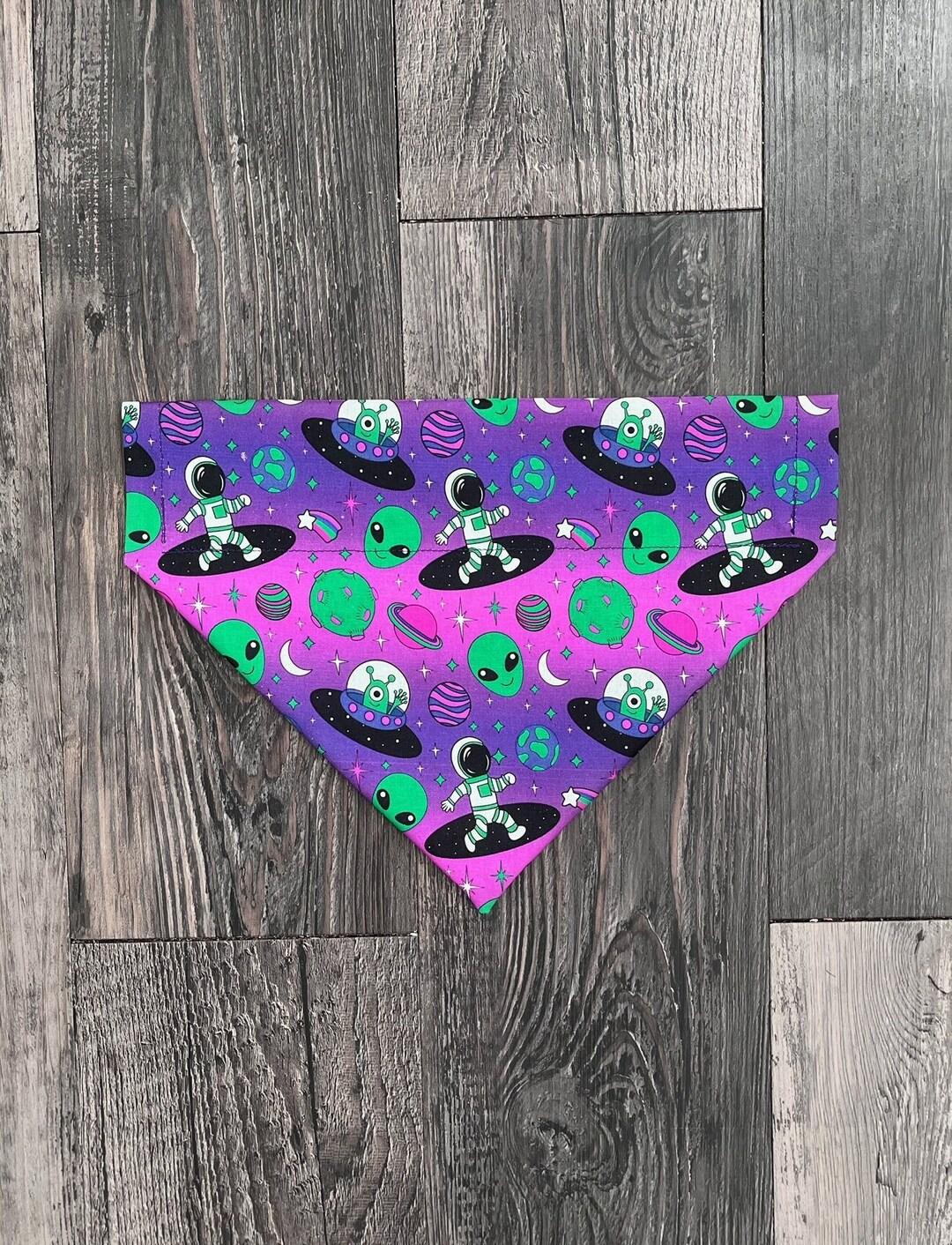 JUPITER BANDANA - Outer Space and Alien Dog Bandana - Astronaut Over ...