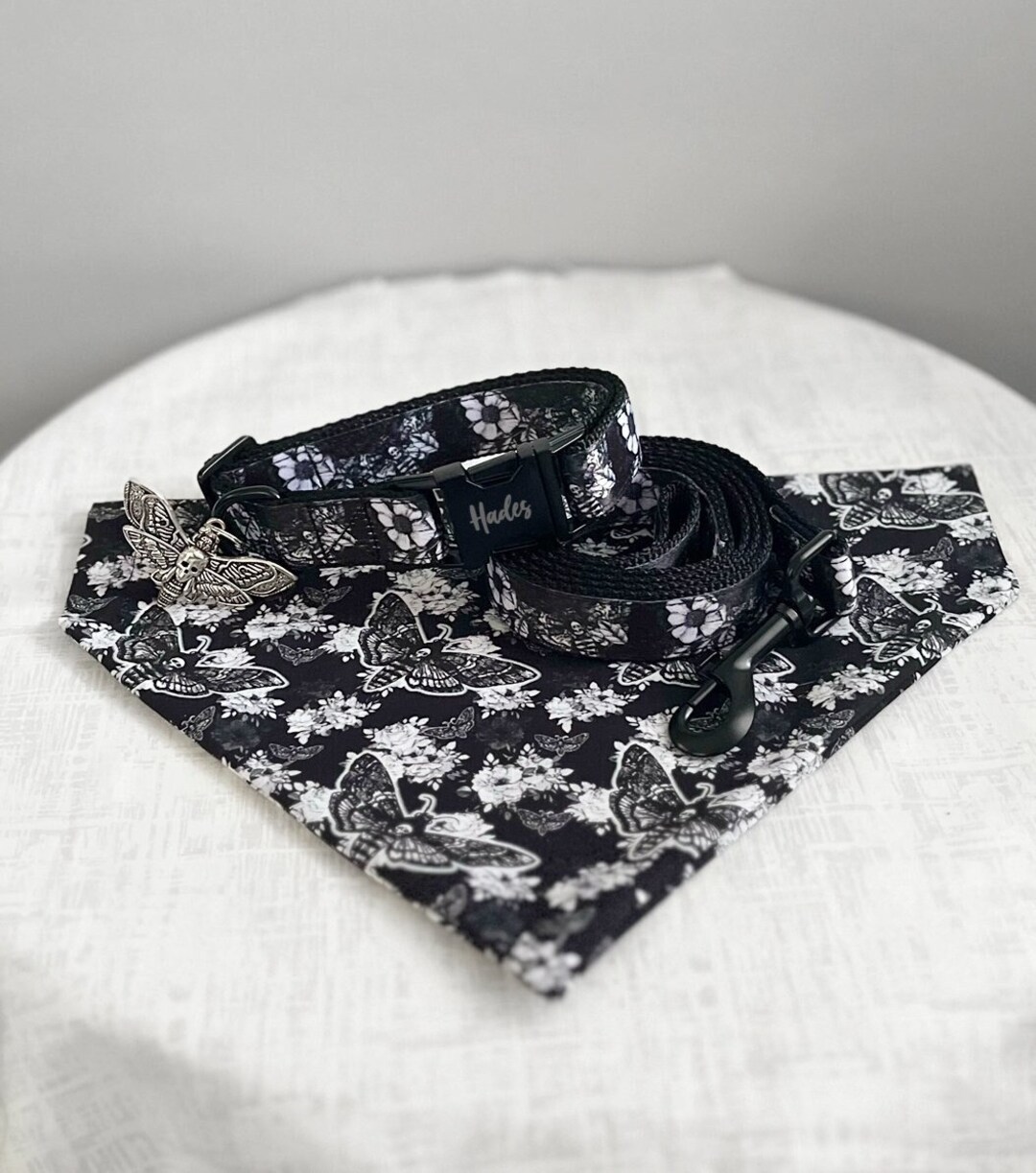 DREAD SET Death's Head Moth Collar and Leash Set Gothic Floral Collar ...