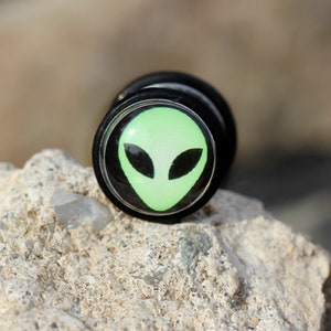 316L Stainless Steel Green Alien Fake Plugs - Etsy