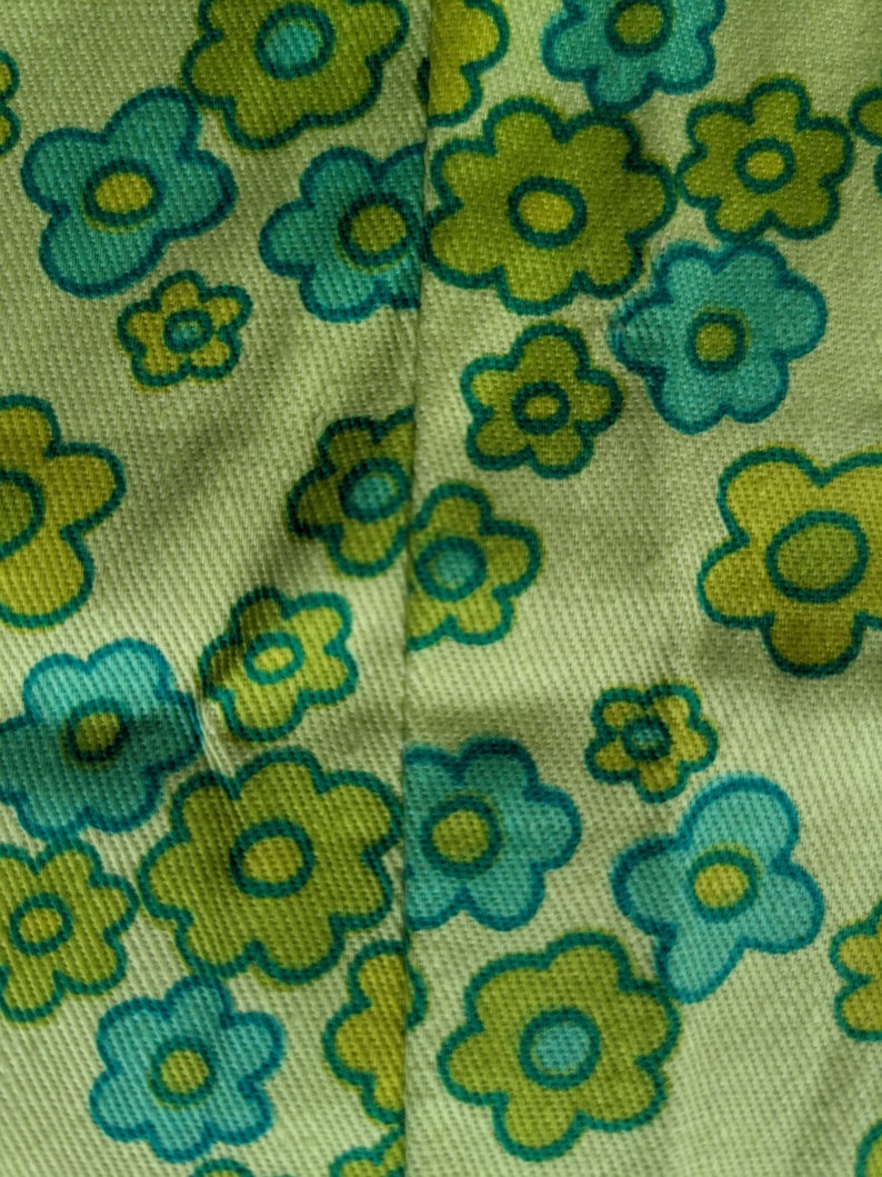 Vintage Green Retro Flower Fabric, Shabby Chic Vintage Floral Fabric ...