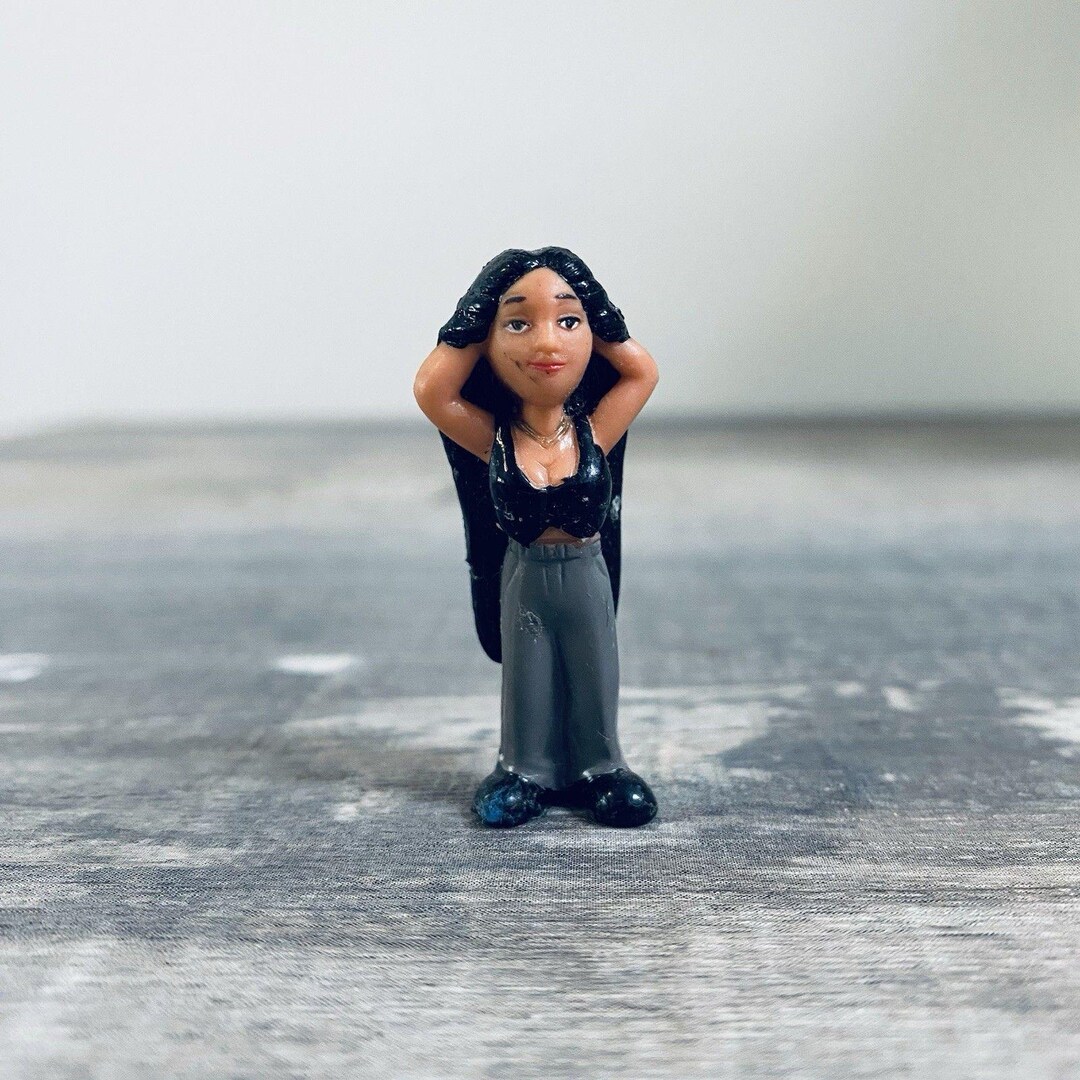 Gata Girl - Lil Homies Series 2 Figure 1:32 Scale Black Tank Top & Grey ...