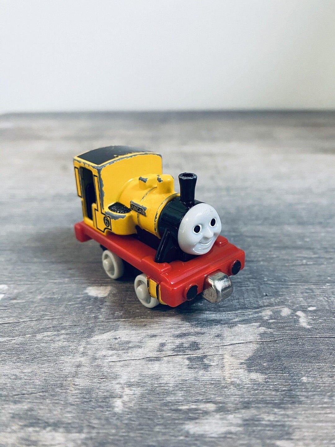2002 Thomas & Friends Train Take N Play Diecast Duncan Yellow Engine ...