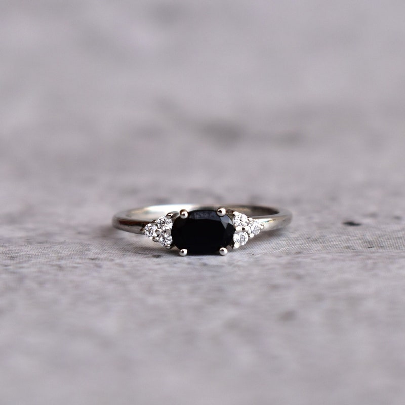 Black Solitaire Ring - Etsy