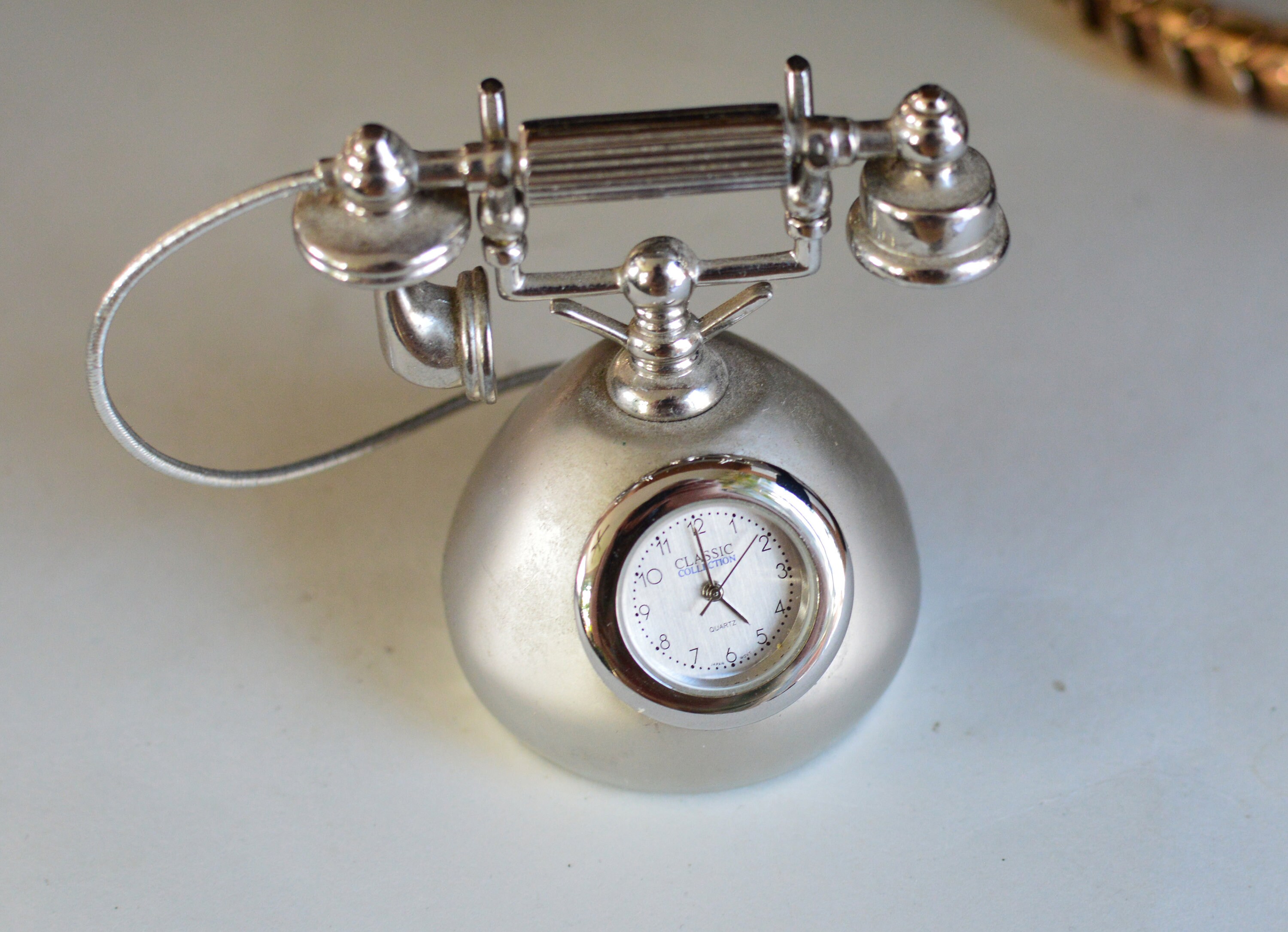 Miniature Quartz Table Clock in Realistic Vintage Phone Design - Etsy