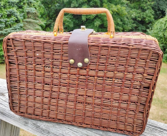 Vintage Wicker Picnic Basket Suitcase Style Toggle Closure - Etsy