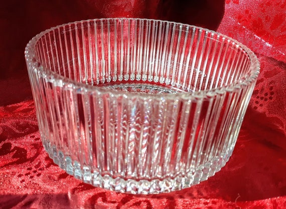 Home & Living Glass Bowl With Sunburst Pattern Bowls etna.com.pe