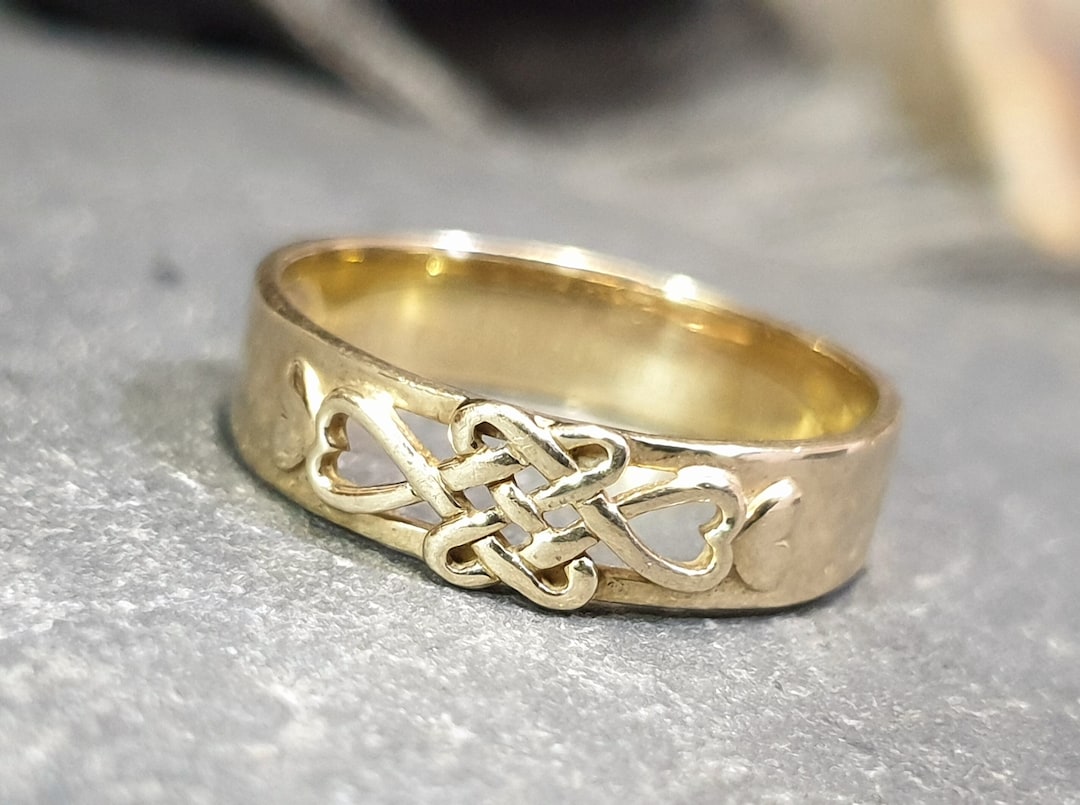 Vintage 9ct GOLD CELTIC Ring Triquetra Infinity Knot Uk Size Q 1/2 us 8 ...