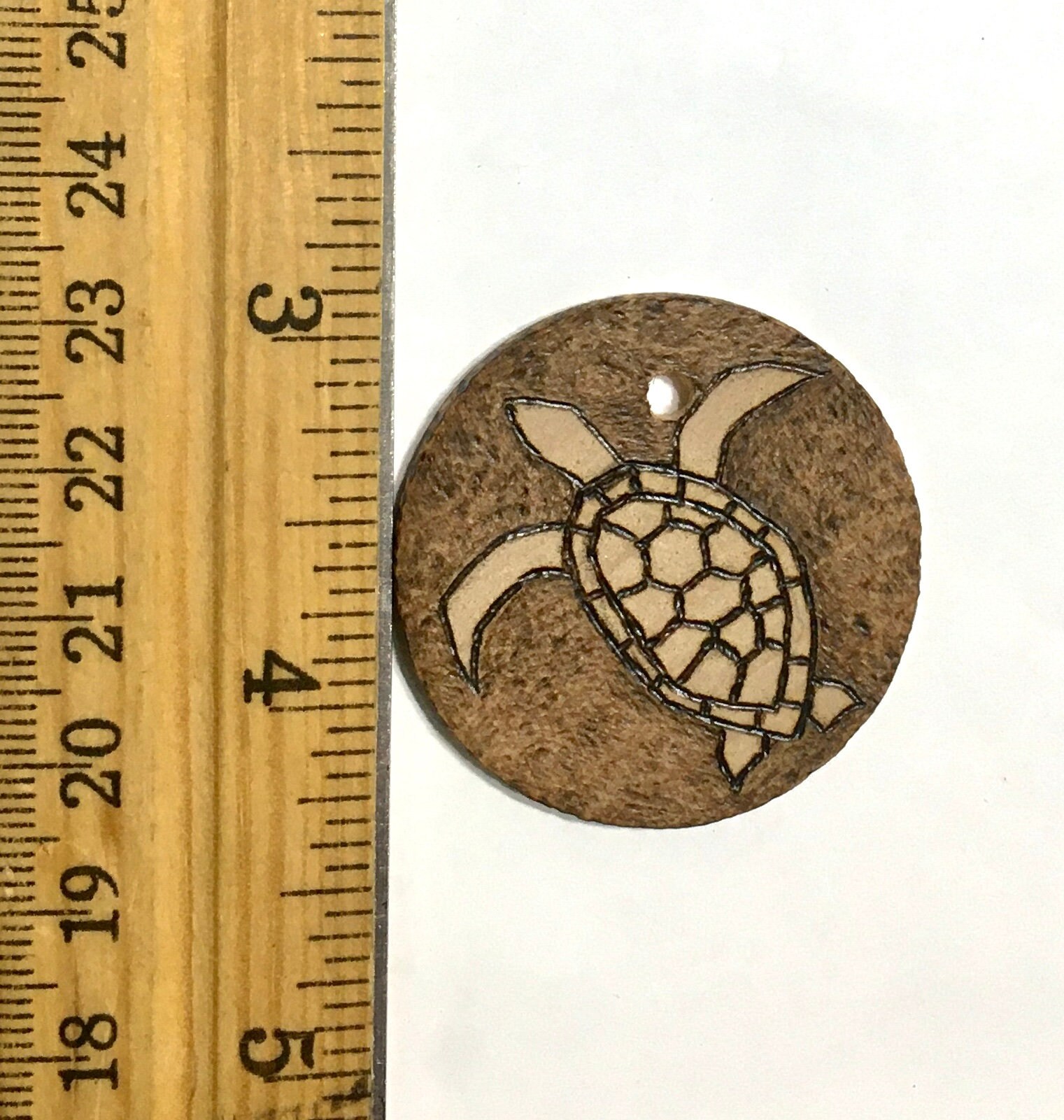 Wood burned Sea Turtle pendant - Etsy.de