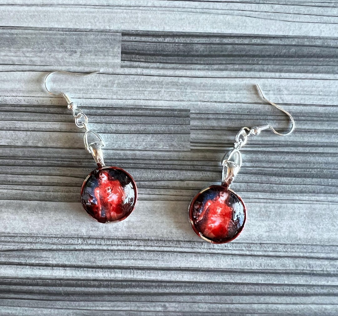 Bloody Prom Queen Carrie Drop and Dangle Earrings: Horror Movie Jewelry ...