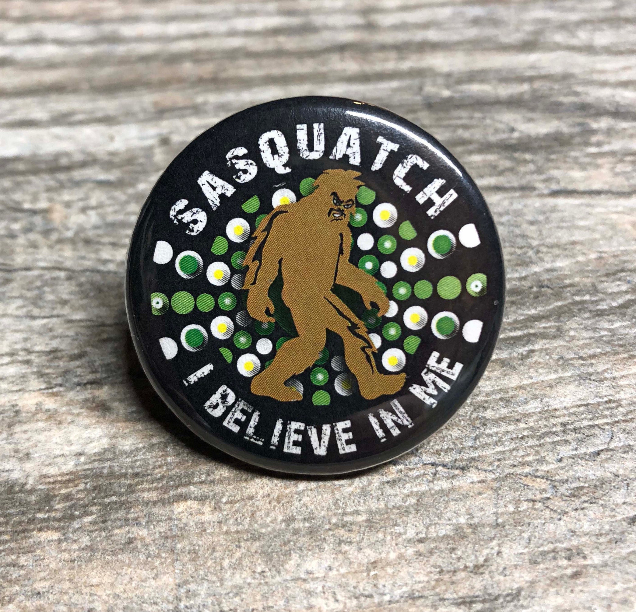 Bigfoot Button/pin 1.5 9 Styles FREE SHIPPING Bigfoot and Spaceship ...