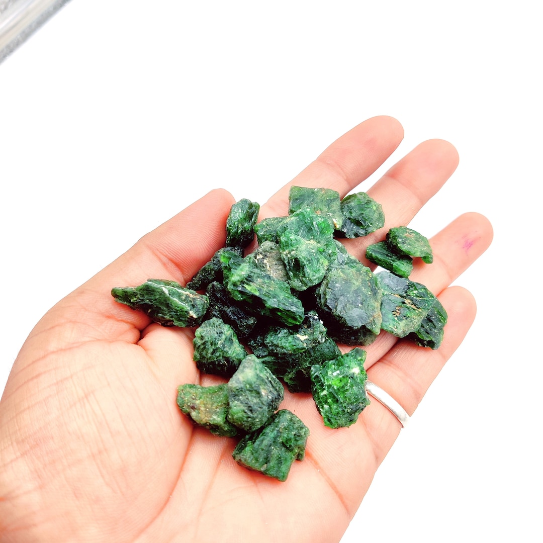 Chrome Diopside Raw Stone Crystal 10 / 25 Piece LOT , Natural Chrome ...
