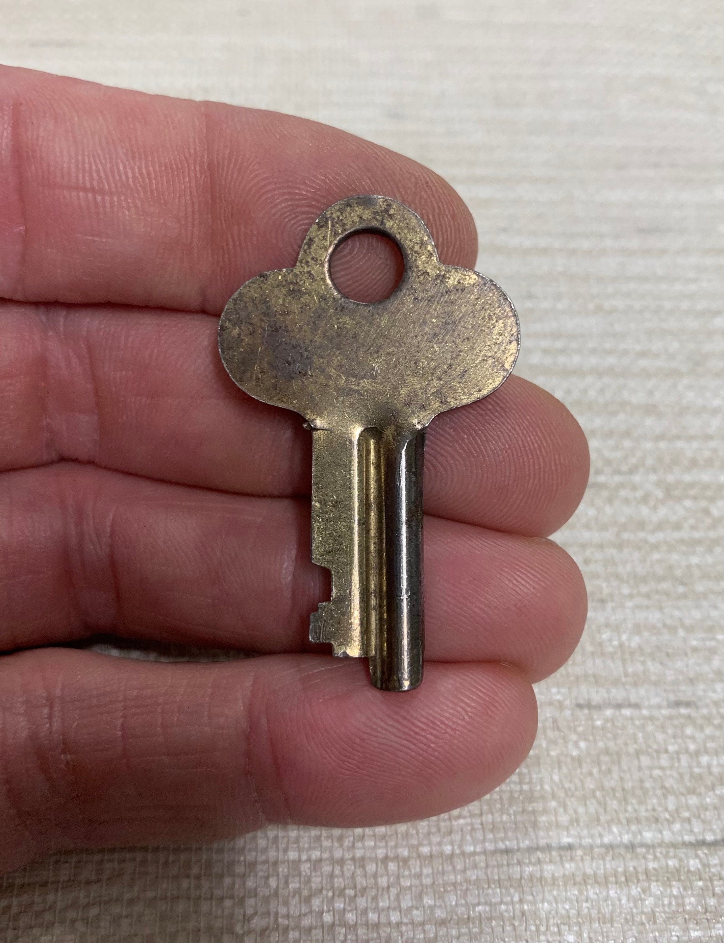 Vintage Antique Eagle Steamer Trunk Key 56K9 - Etsy