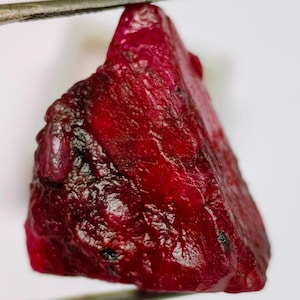 Natural Bixbite Red Beryl Crystal Raw Rough Loose Gemstone Genuine Red ...