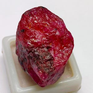 Natural Bixbite Red Beryl Crystal Raw Rough Loose Gemstone Genuine Red ...