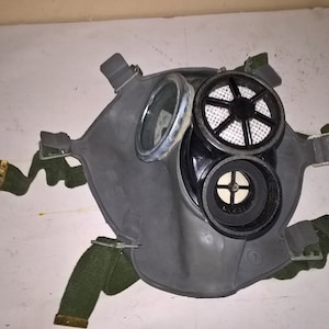 Vintage Polish "bulldog" Gas Mask - Etsy