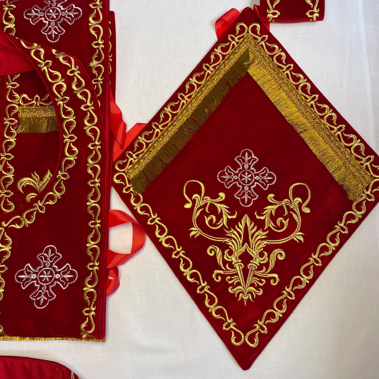 Priest Vestment Completely Embroidered Italian Velvet | Circle ...
