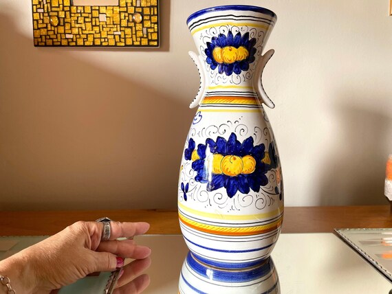 Large Italian Sberna Deruta Pottery Vase Hand Painted. - Etsy