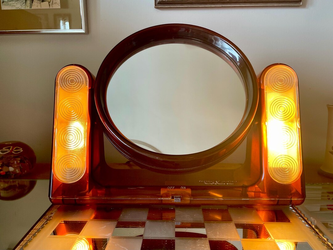 The Looking Glass 1970s General Electric Magnifying Mirror. - Etsy