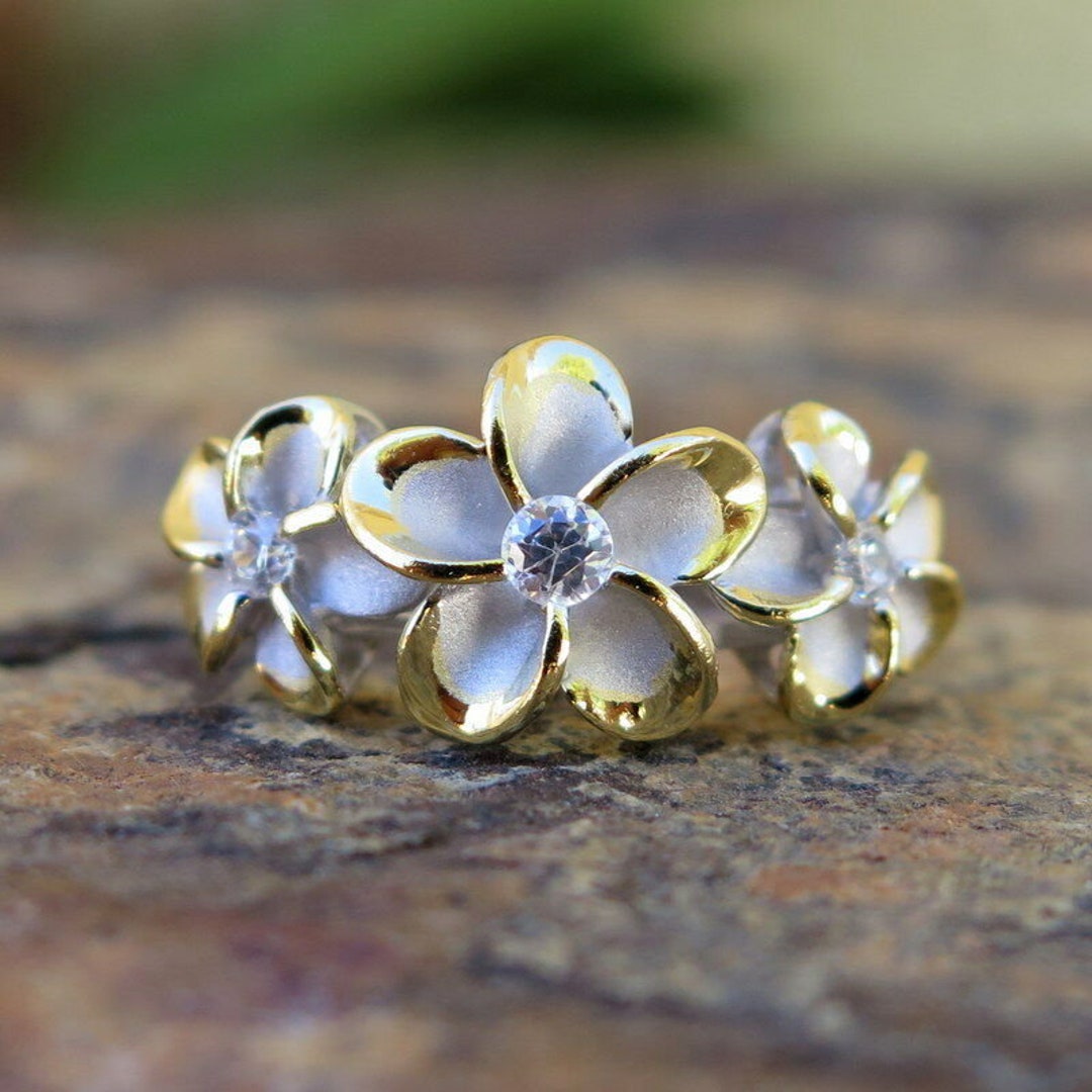Hawaiian Design Silver Gold Three Plumeria Flowers CZ Wedding Ring Band ...