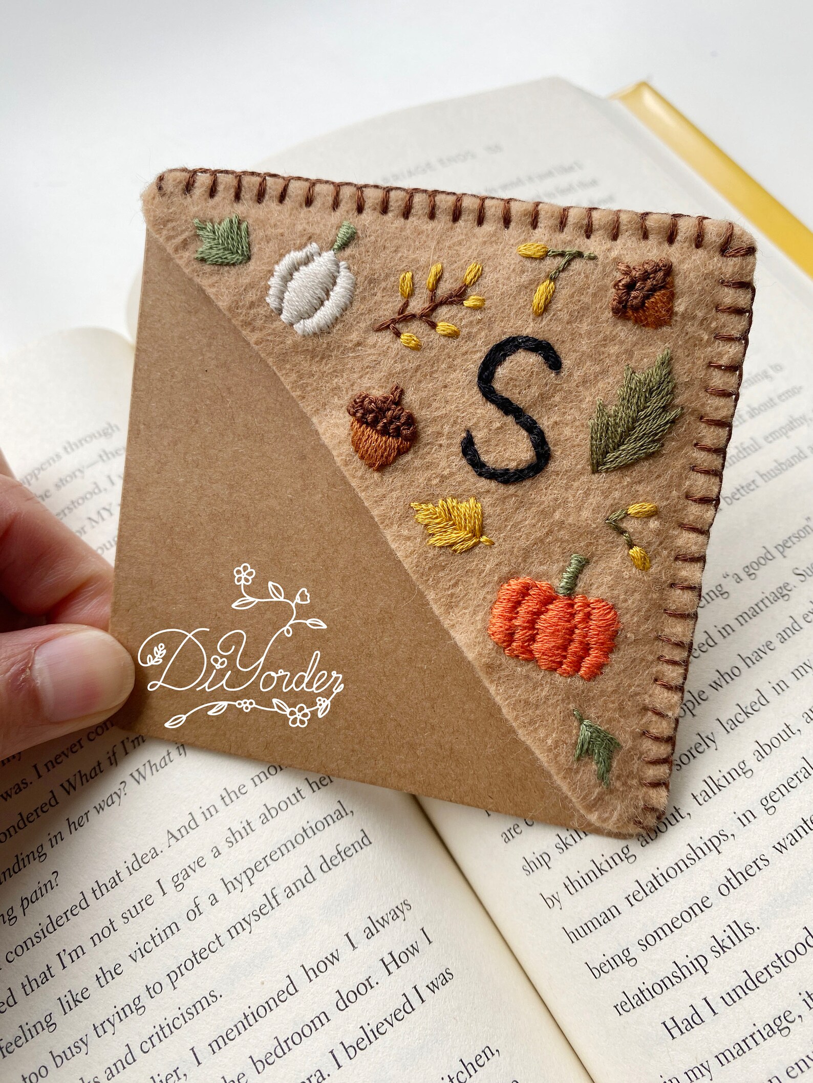 Personalized Embroidered Felt Corner Bookmark: Initial Letter Gift - Etsy