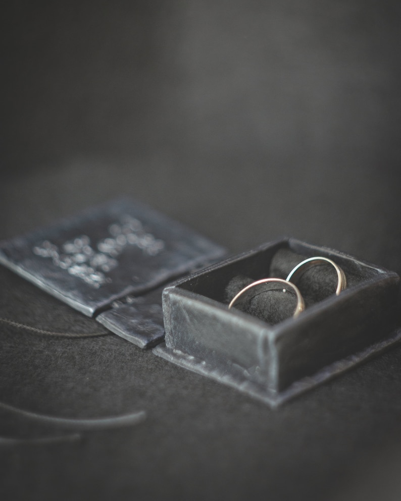 Black Slim Ring Box With Bee Proposal Wedding Thin Ring Box for Men and ...