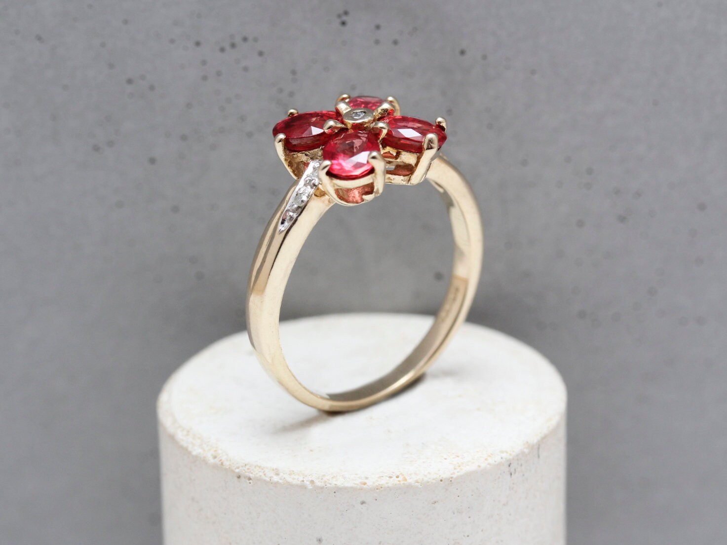 9ct Yellow Gold Red Quartz Ring UK Size N - Etsy