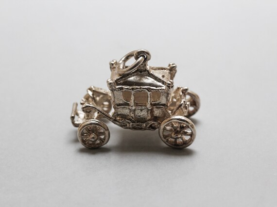 Chariot / Carriage With Spinning / Turning Wheels Sil… - Gem