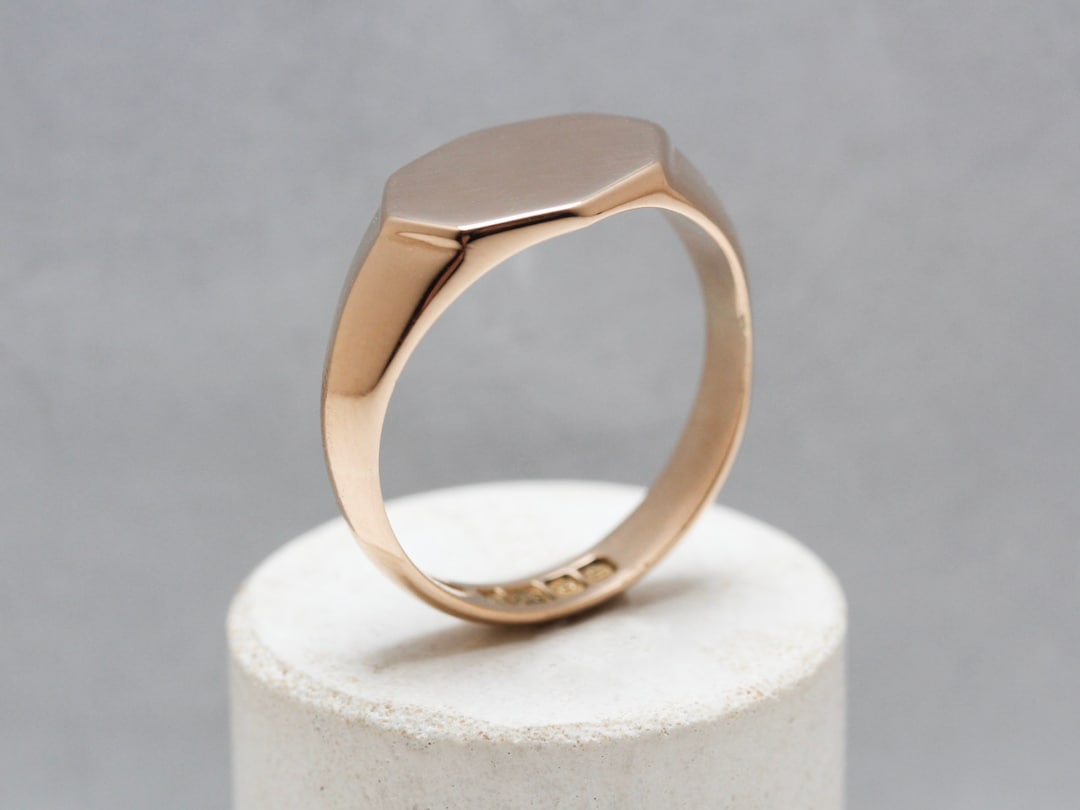 18ct Yellow Gold Octagonal Signet Ring UK Size T - Etsy