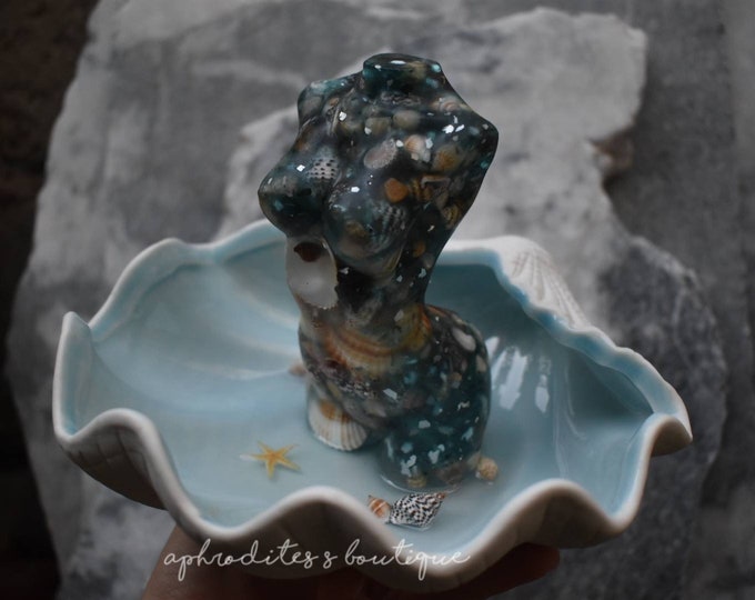 Large Venus Seashell Resin Aphrodite Emerging From a Ceramic Scallop ...