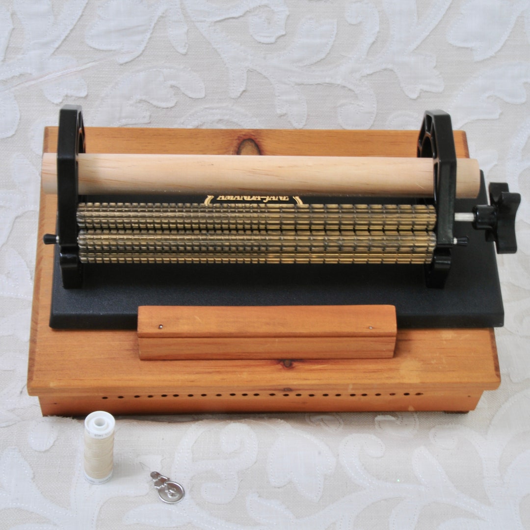 Smocking Pleater Machine Amanda Jane 24 Row With Wooden Spool Box 22 ...