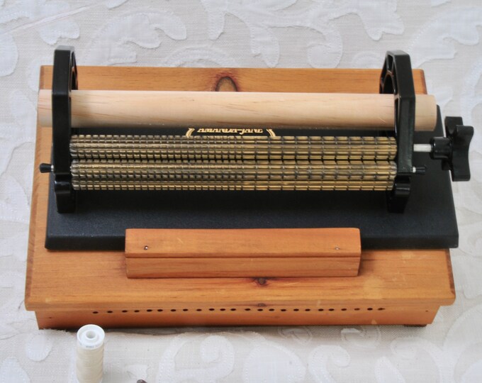 Smocking Pleater Machine Amanda Jane - 24 Row - With Wooden Spool Box ...