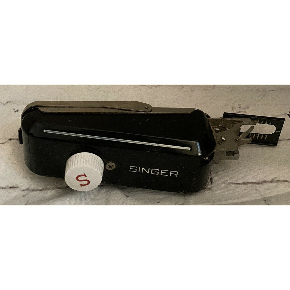 Vtg Singer USA Handheld Sewing Machine Buttonholer Button Hole 160743 ...