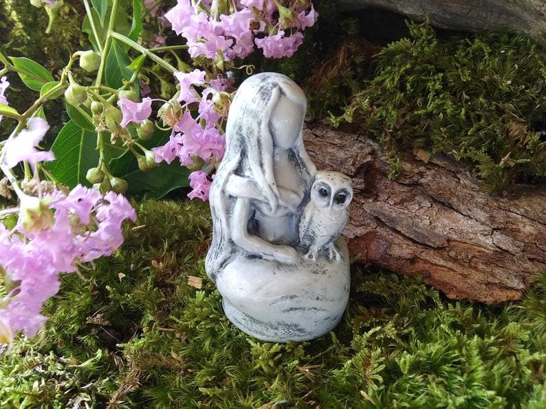 Triple Moon Goddess, Maiden Mother Crone Goddess Statue, Cailleach ...
