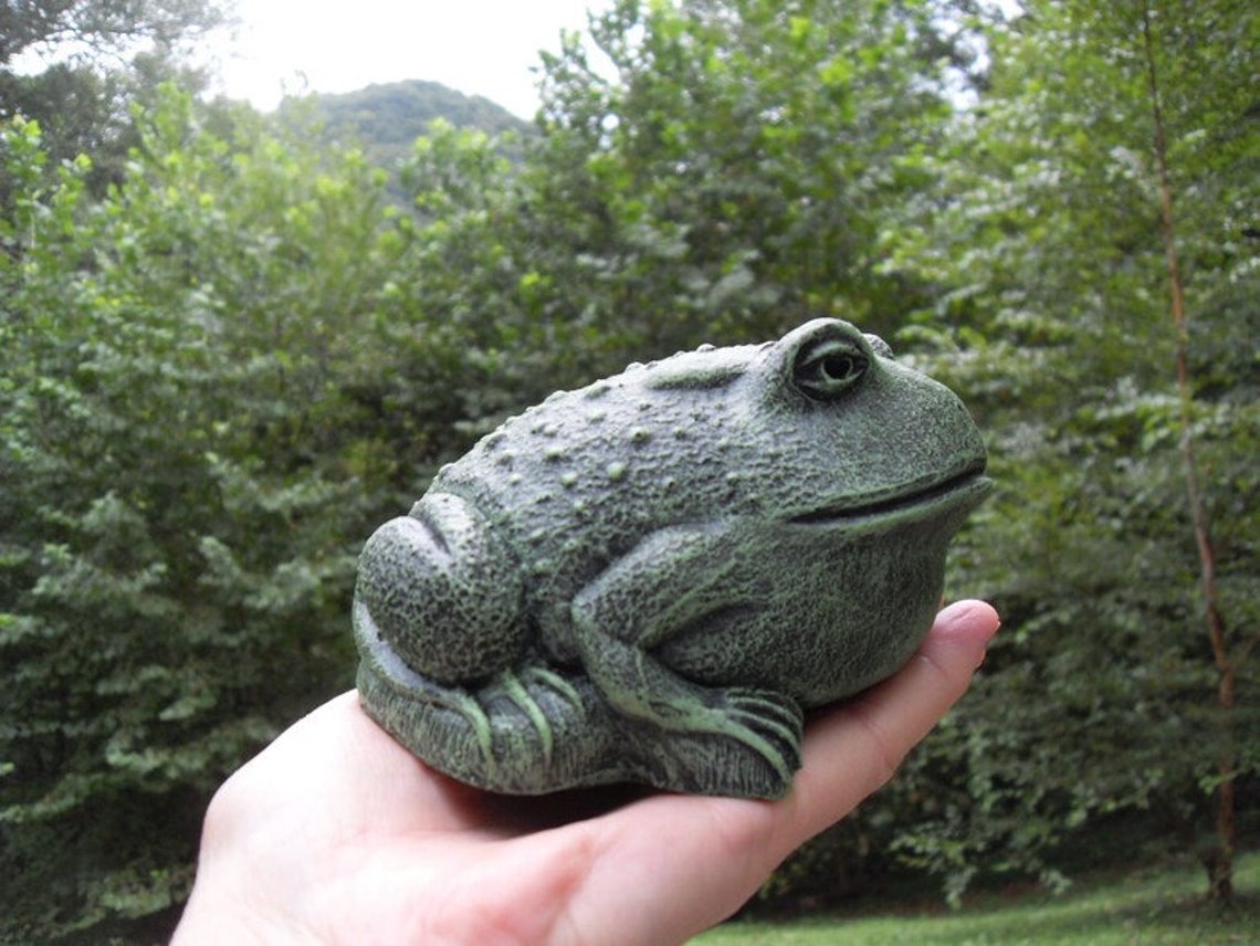 Toad Statue - Garden Toad Statue - Concrete Toad Statue - Handmade Frog ...