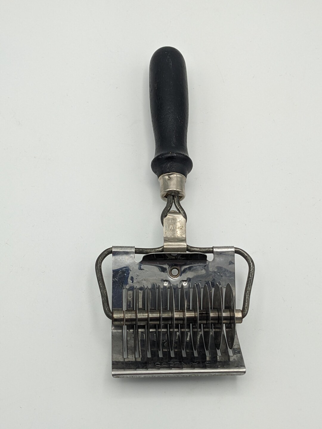 Vintage Pasta Cutter Roller Black Wood Handle 7 1/2 Noodle Strip Cutter ...