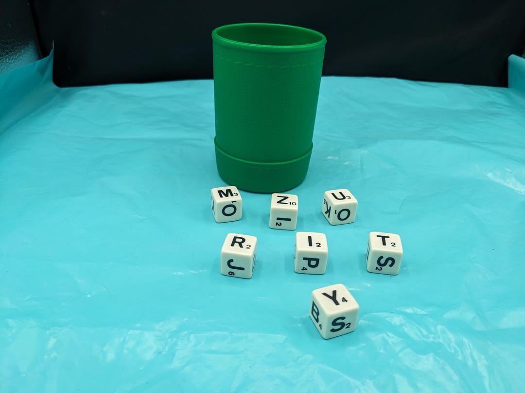 Word Yahtzee Game Replacement Dice ALL 7 With Green Dice Cup 1982 ES ...