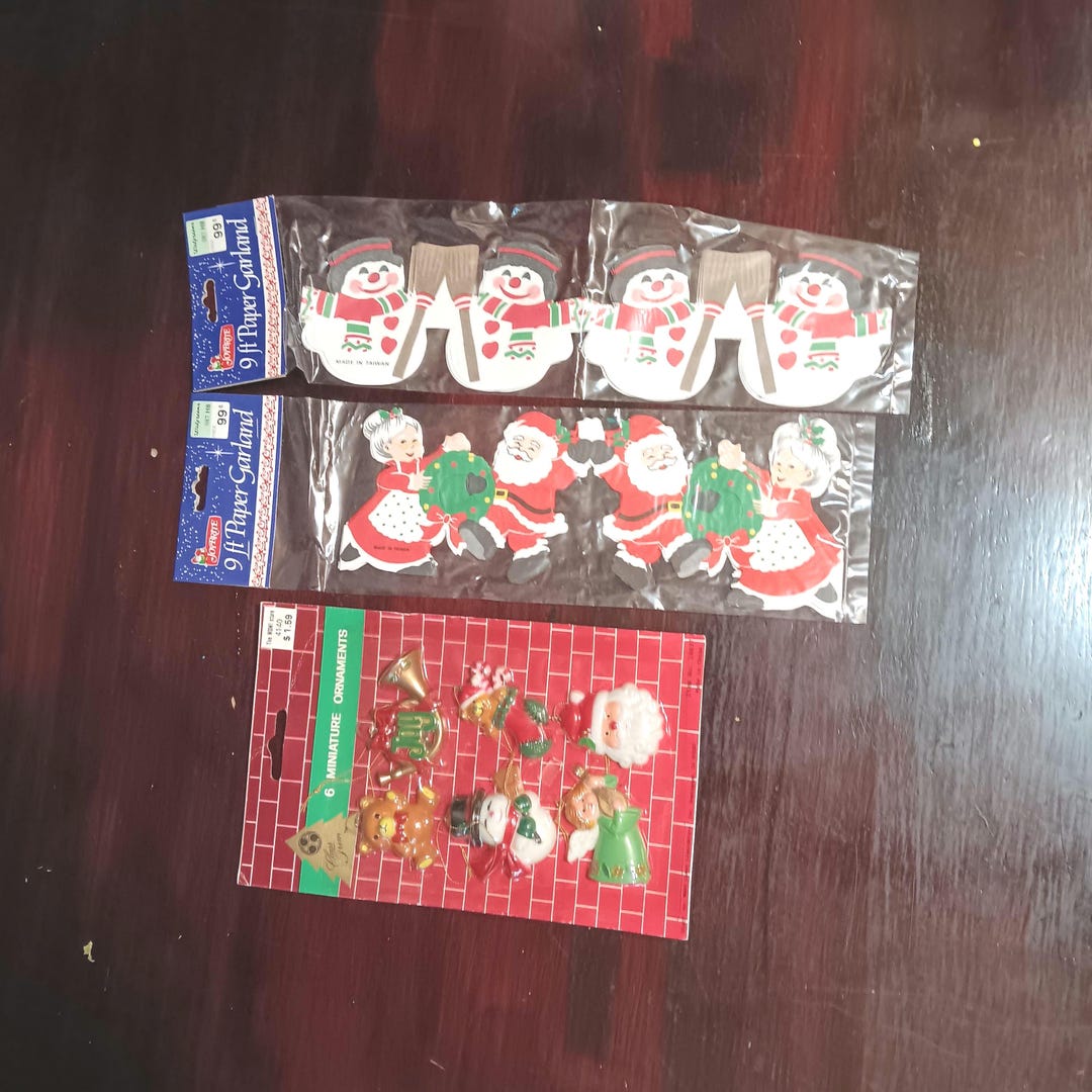 Vintage Joy Bright Christmas Paper Garland Santa Mrs Claus 27 Ft Mini ...