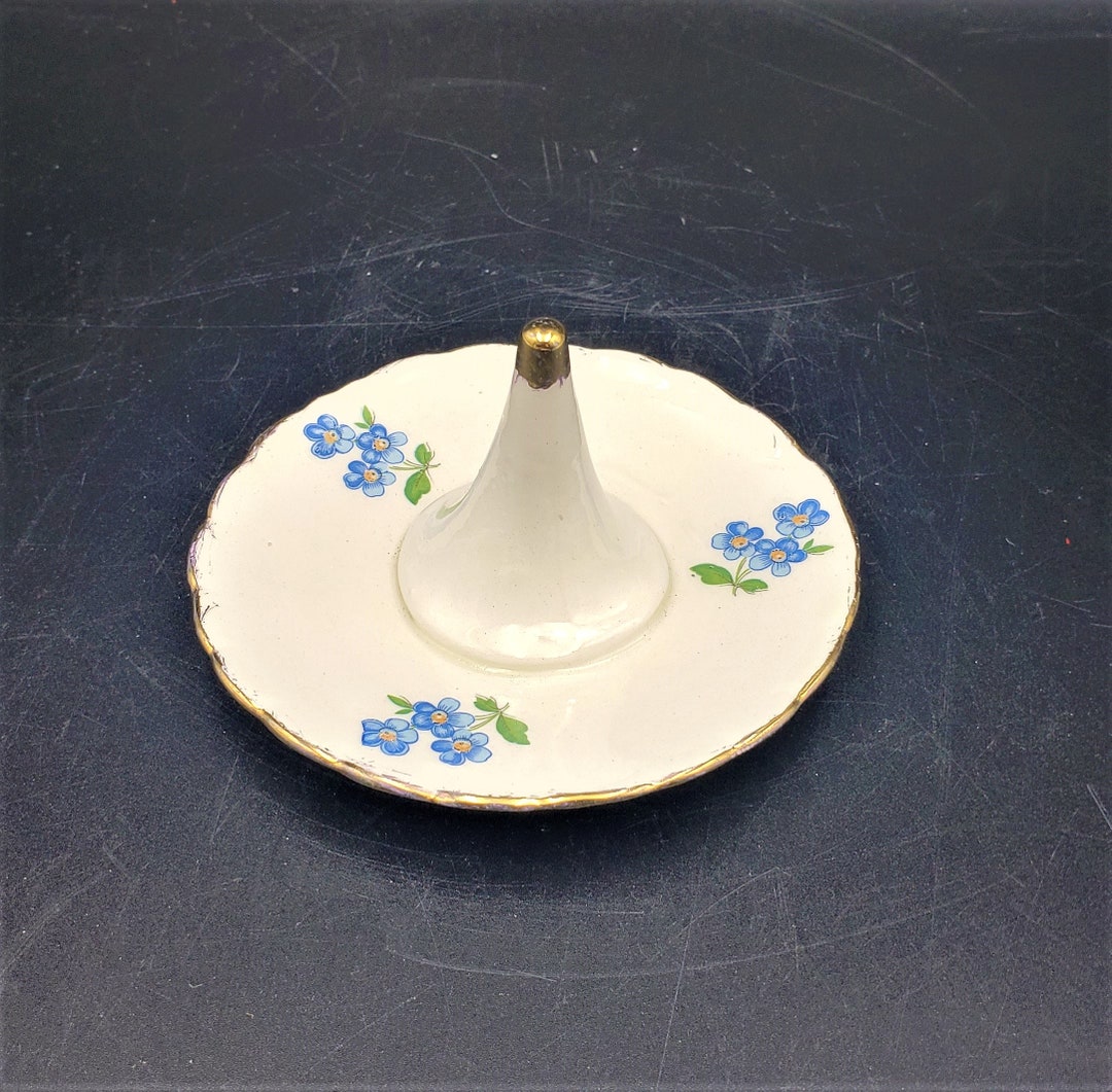 Vintage Glazed Porcelain Ring Stand Spindle Vanity Sink Gold Trim ...