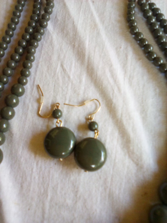 Vintage dark green beaded necklace and earring set - Gem