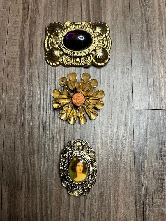 Vintage Pin Brooches Gem