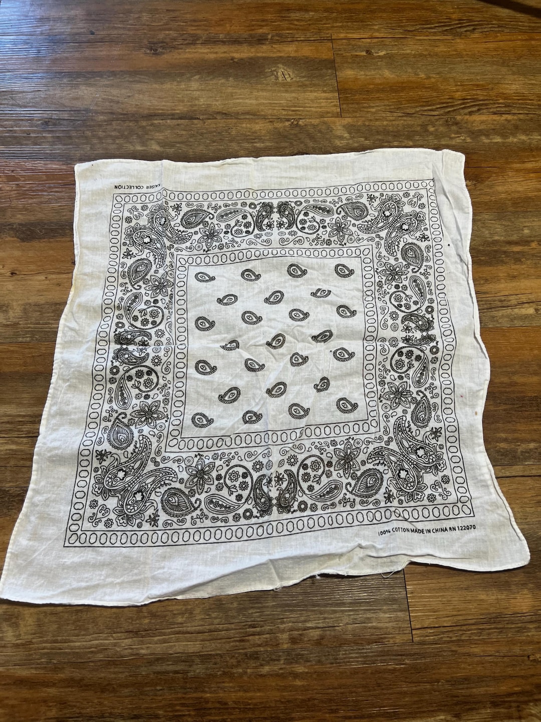 Vintage "kaiser Collection" White Paisley Bandana - Etsy