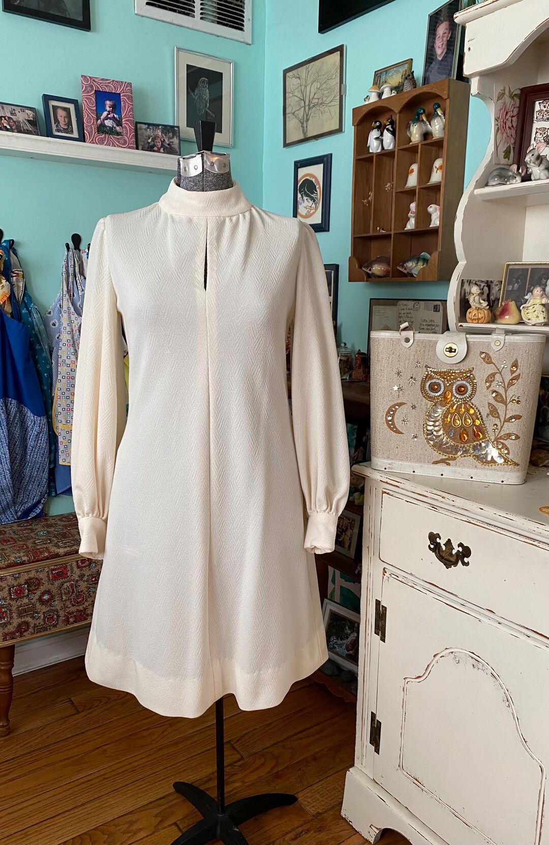 Vintage 1960s Mod Style Mock Neck Long Sleeve Dress / Vintage 60s White ...
