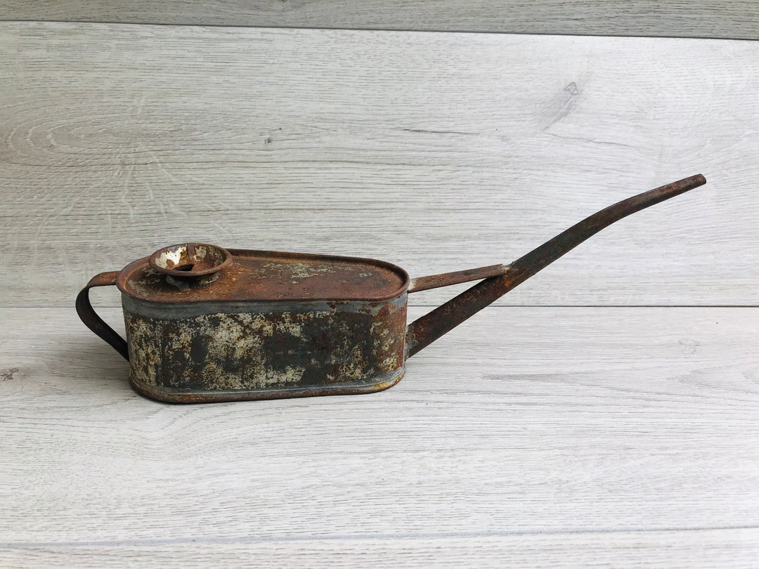 Old Rustic Oil Can Container Vintage Oiler Machine Oil Mechanic ...