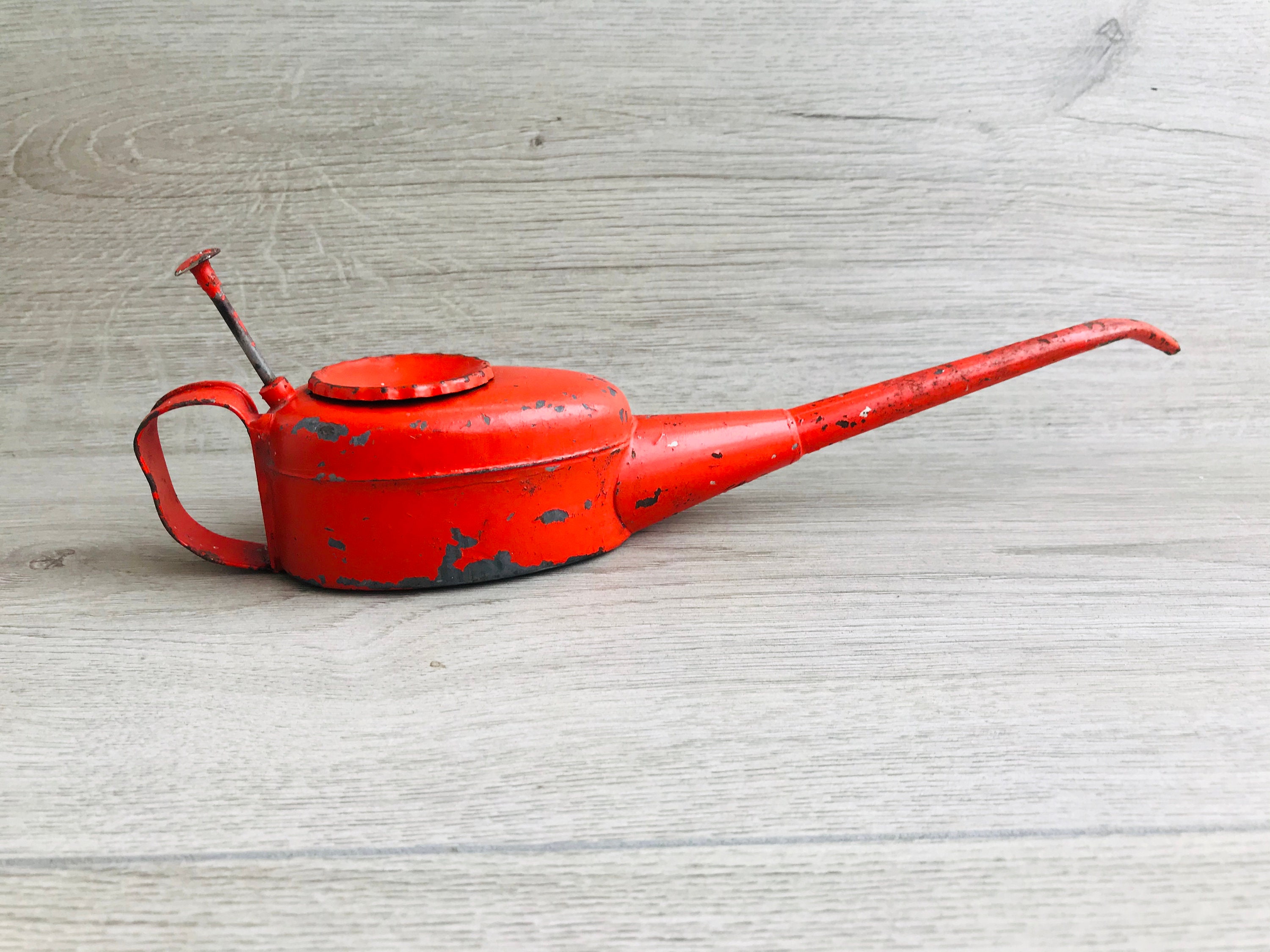 Old Rustic Oil Can Container Vintage Oiler Machine Oil Mechanic ...