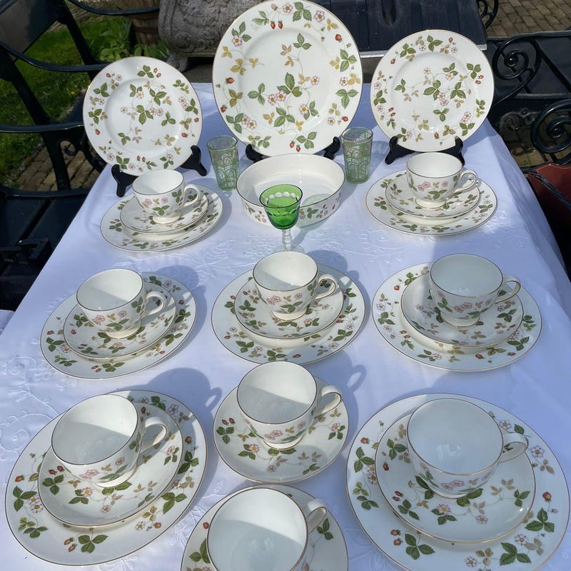 Wedgwood Strawberry Tea Set - Etsy UK