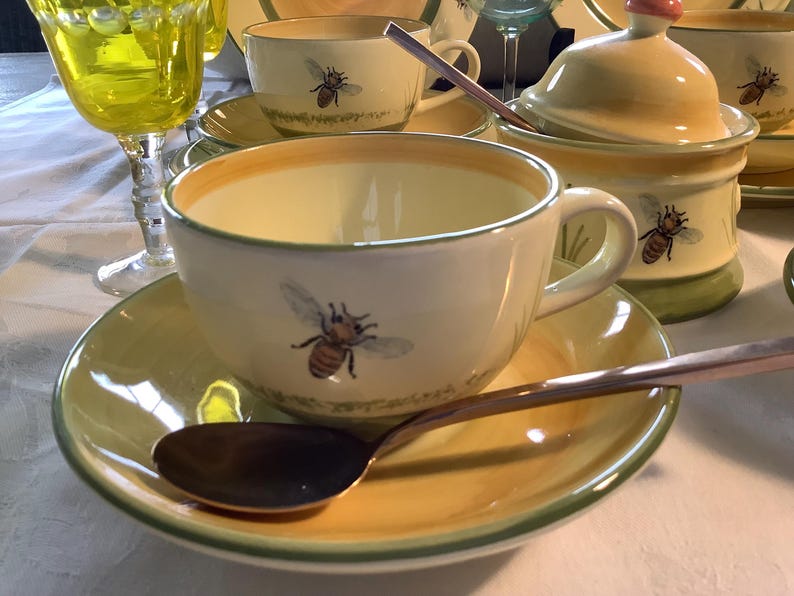Vintage Bee Country Tea Set - Zeller Faïencerie, Germany, 20 Piece ...