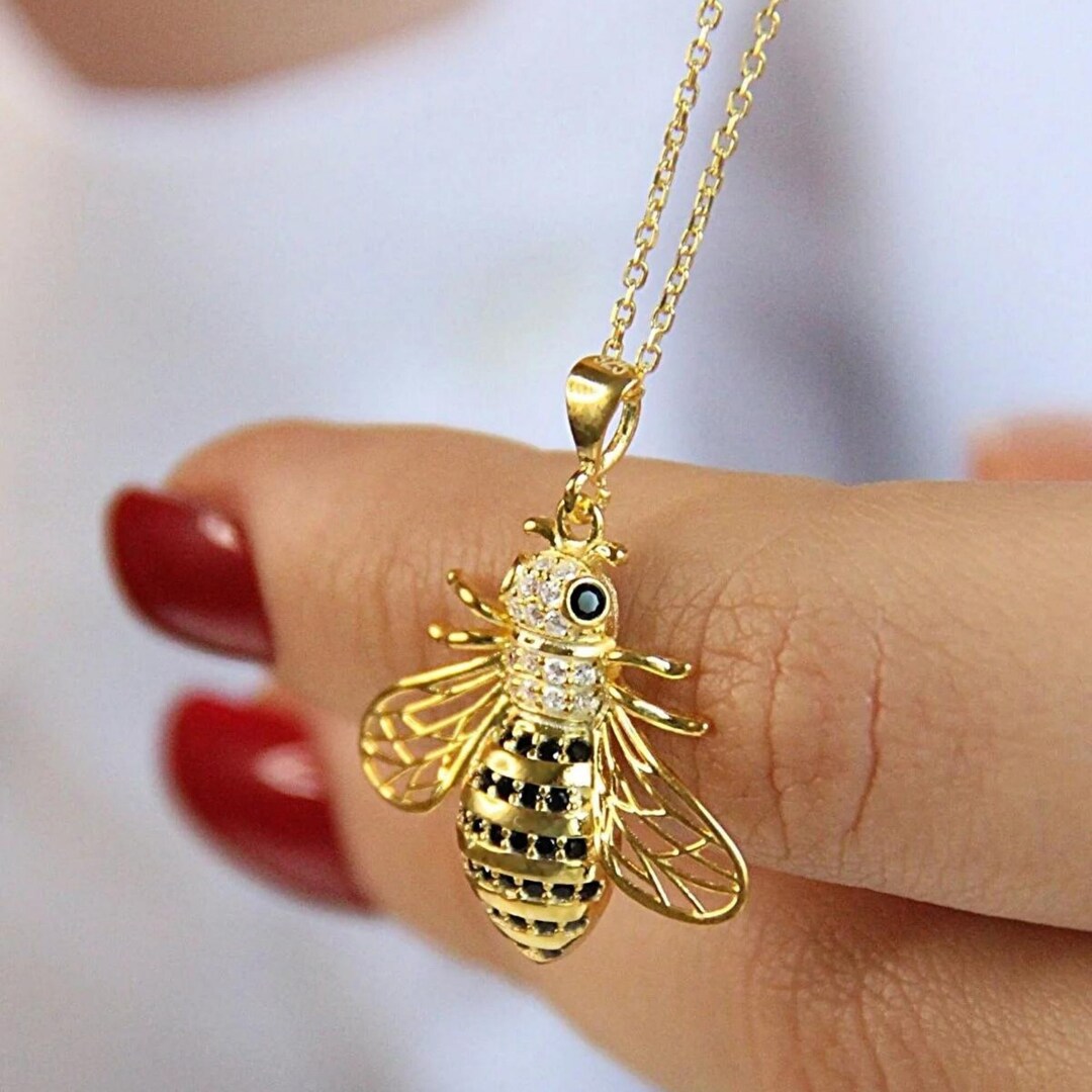 Bee Necklace, Honey Bee Necklace, Bee Jewelry, Gold Bee Necklace ...