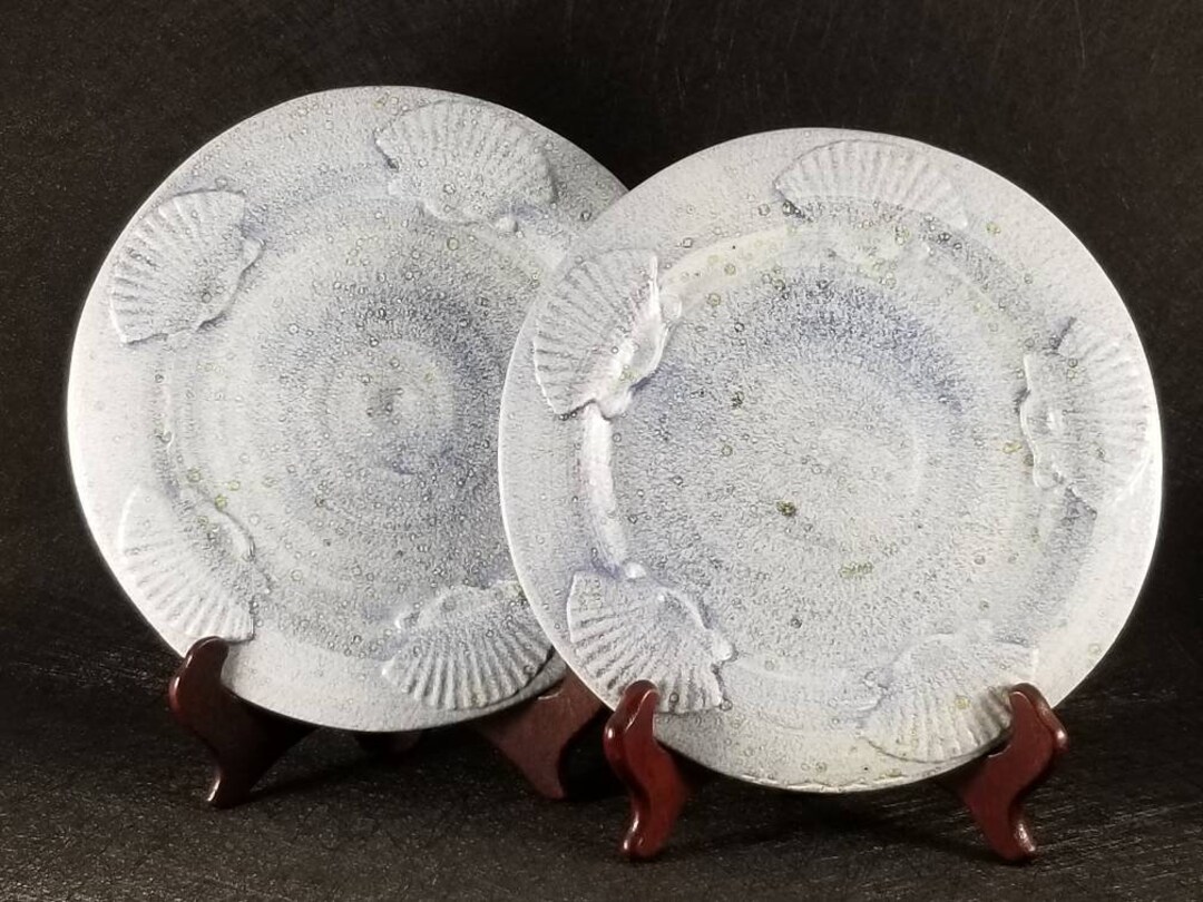 Set of 2 Embossed Shell Design Stoneware Plates Hand Painted in Italy ...